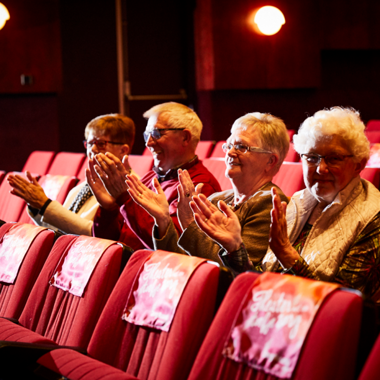 Zorgrobot Pepper en Annabel helpen mee in de zorg