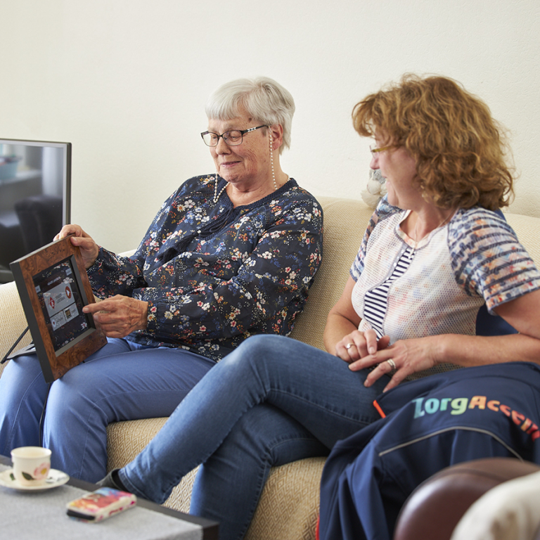 Zorgrobot Pepper en Annabel helpen mee in de zorg
